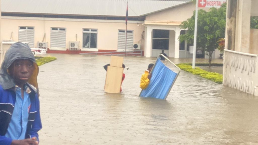 Hospital pediátrico do Sumbe volta a inundar - Correio da Kianda ...